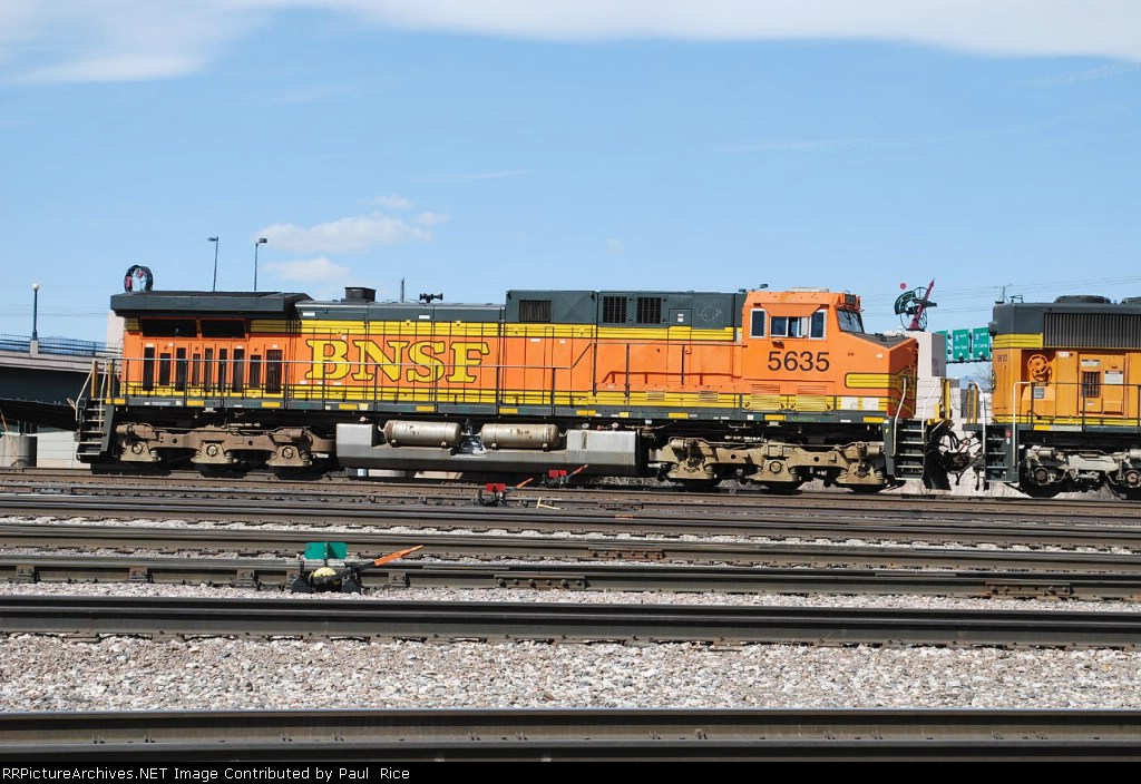 BNSF 5635